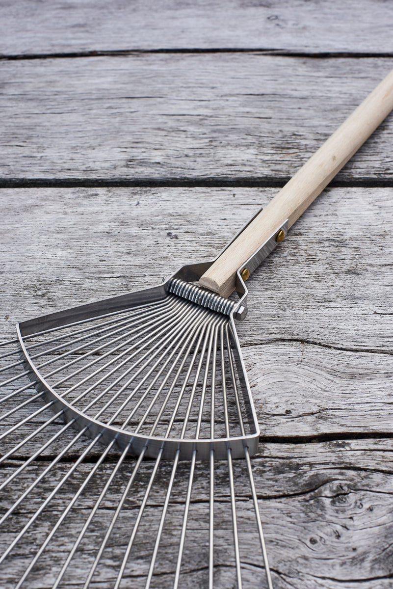 Leaf Rake – Better Things For the Garden